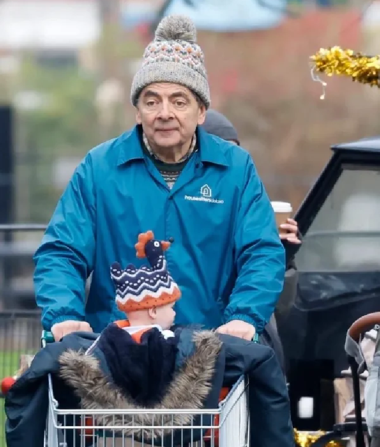Man vs Baby: Rowan Atkinson Christmas Outfit Style