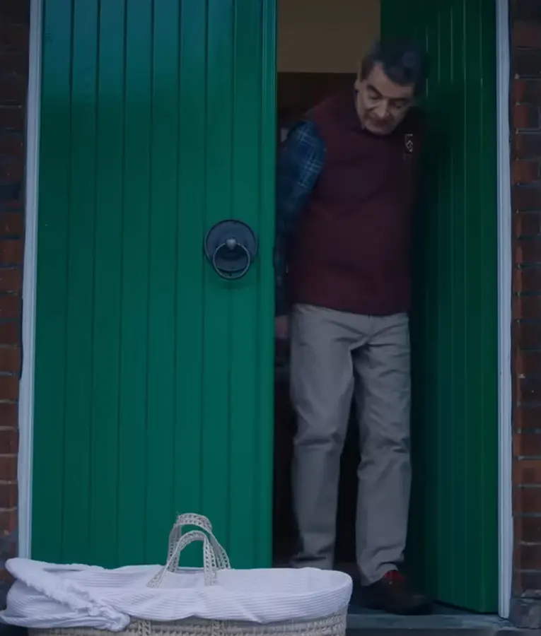 Man vs Baby: Rowan Atkinson Christmas Outfit Style